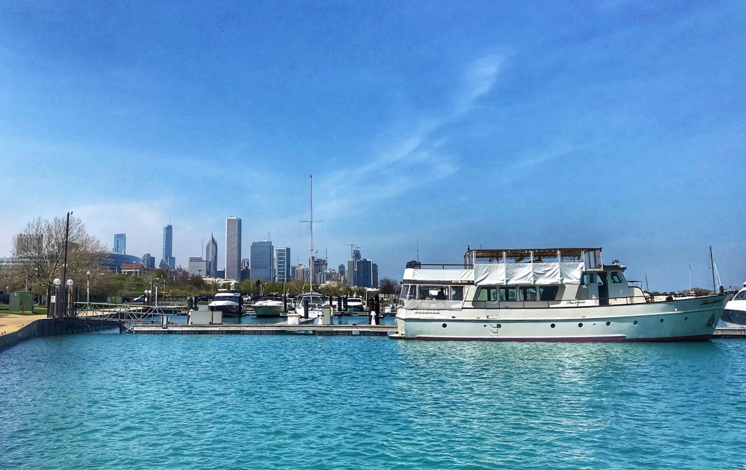 Chicago Lake & River Boat Tours: Find Your Cruise