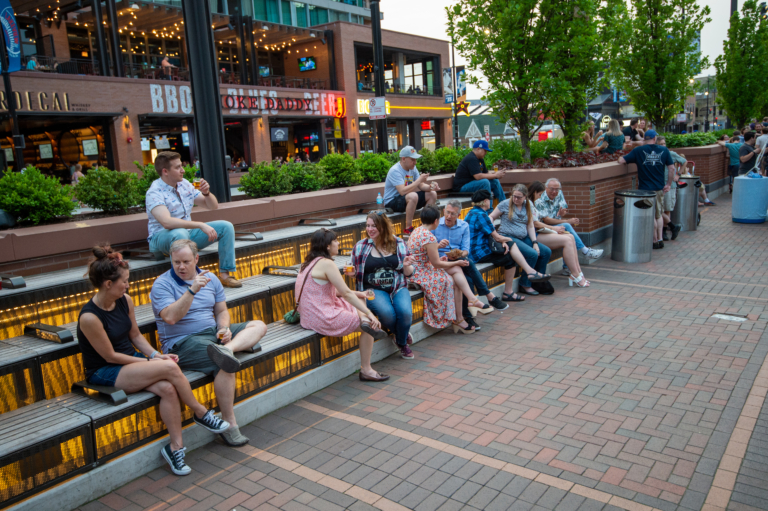 Gallagher Way at Wrigley Field | Find Chicago Venues, Parks & Concerts