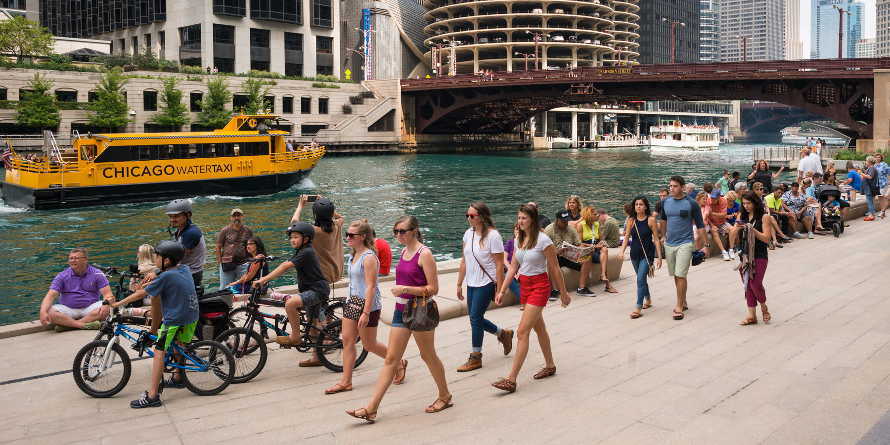 Chicago Riverwalk | Find Tours, Restaurants, Museums & Art