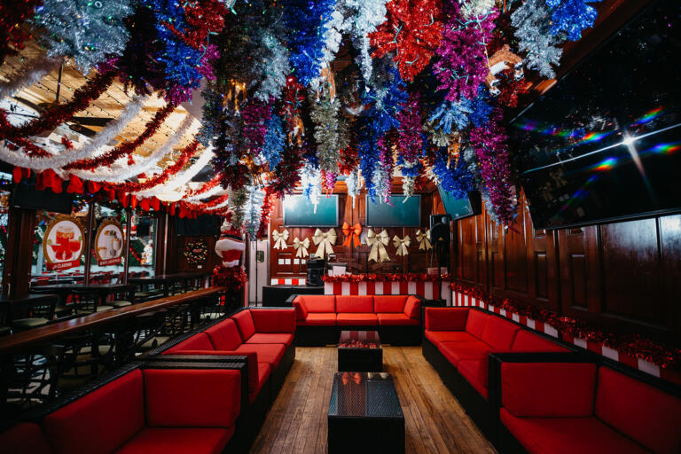 Christmas Bars in Chicago 2021 | Holiday Pop-up Bars & Experiences ...