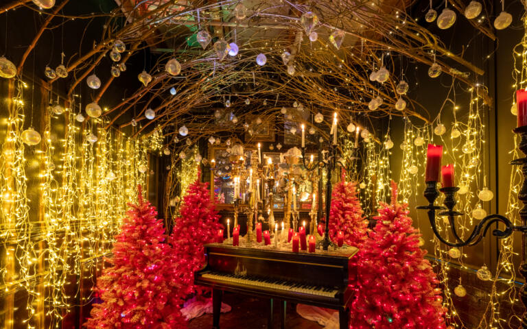 Christmas Bars in Chicago | Holiday Pop-up Bars & Experiences | Choose ...