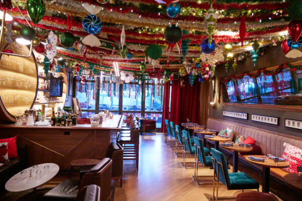 17 Best Christmas Bars in Chicago | Holiday Pop-up Bars 2023 | Choose ...