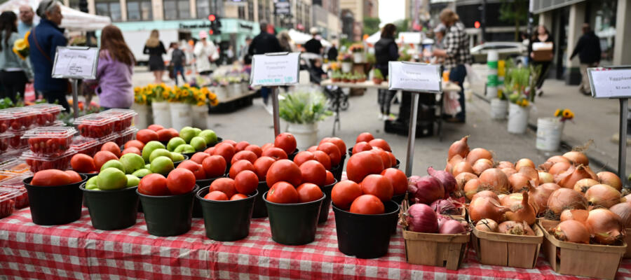Division Street Farmers Market | Choose Chicago
