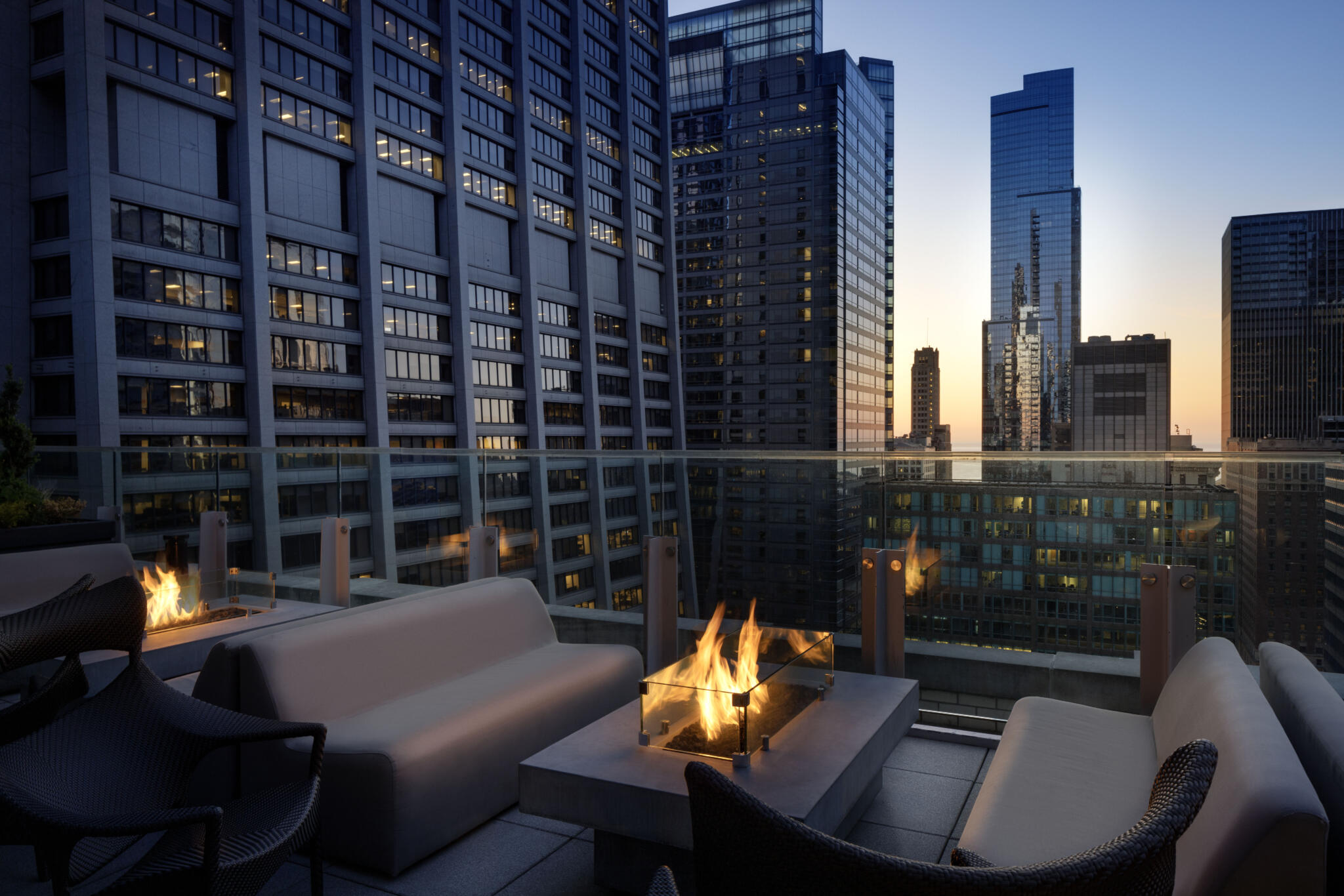 Top Chicago Rooftop Bars & Restaurants | Find Rooftop Bars ...
