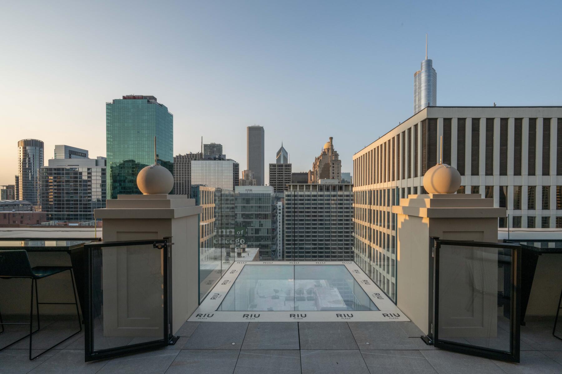 Chicago hotels with rooftop bars | Choose Chicago