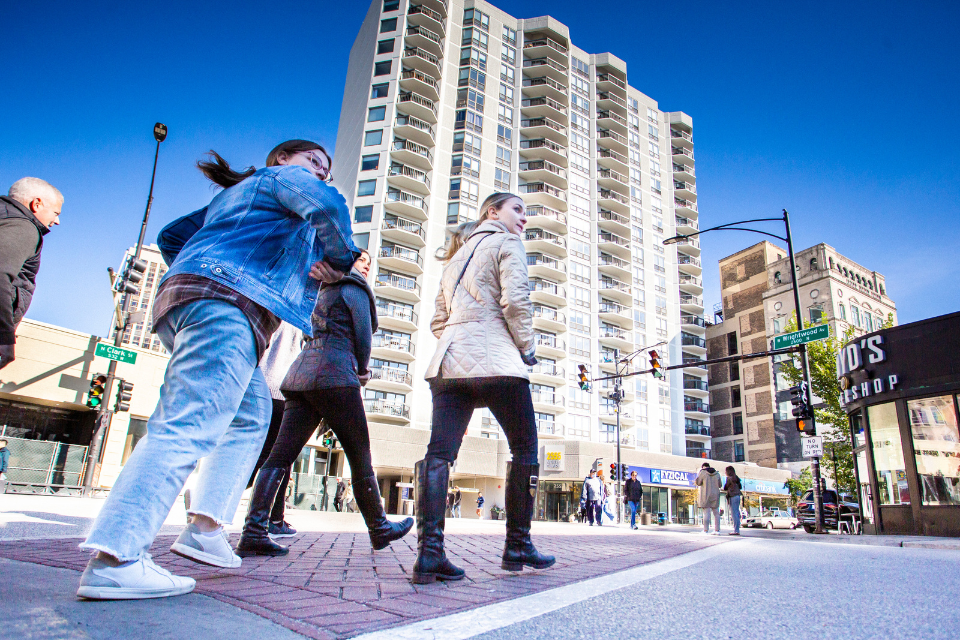 Explore Clark Street in the Lincoln Park neighborhood | Choose Chicago
