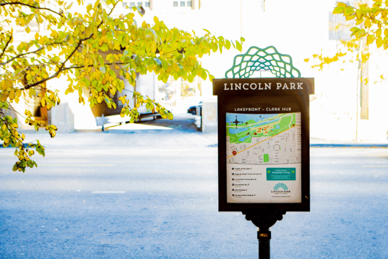 Explore Clark Street in the Lincoln Park neighborhood | Choose Chicago